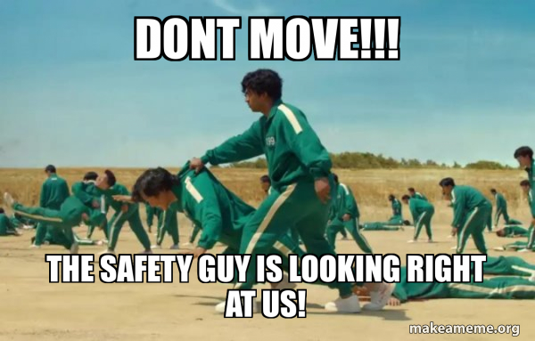 DONT MOVE!!! The safety guy is looking right at us! - Squid Game Ali ...