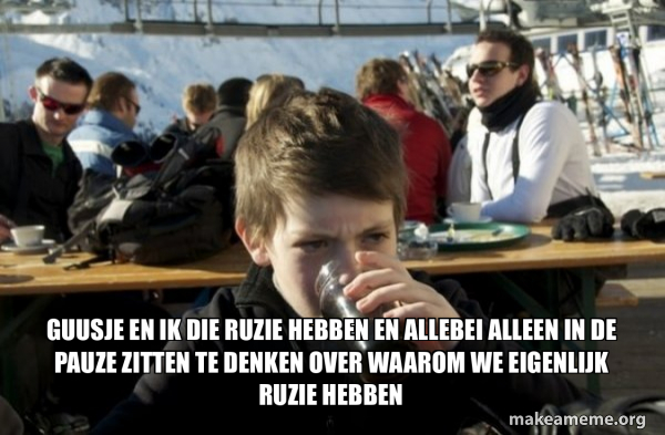 guusje en ik die ruzie hebben en allebei alleen in de pauze zitten te ...