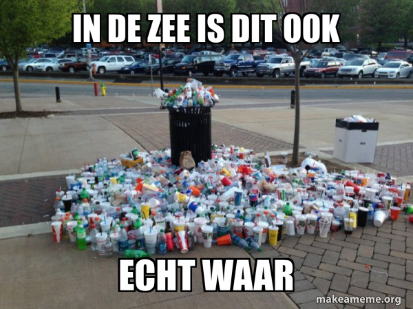 in de zee is dit ook echt waar - Canadian Football Fans meme Meme Generator